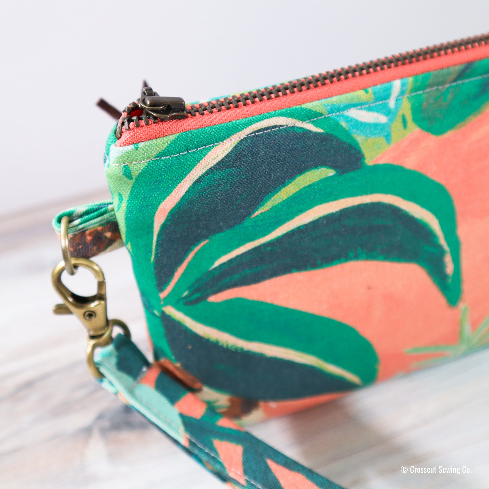 Wristlet - Beginner Sewing Pattern & Video Tutorial – Crosscut Sewing Co.